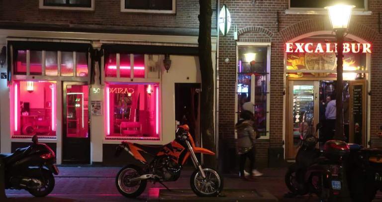 Red Light District Amsterdam: Map, Rules, Prices (2025)
